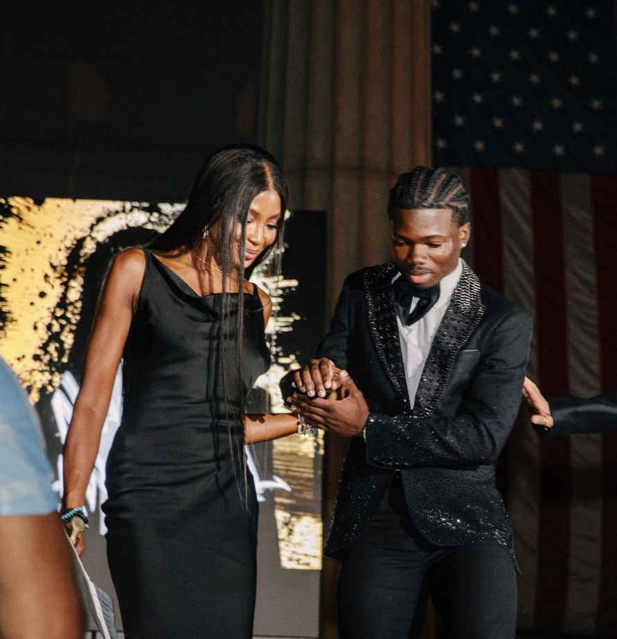 Naomi Campbell Anna Wintour Award Show Shade